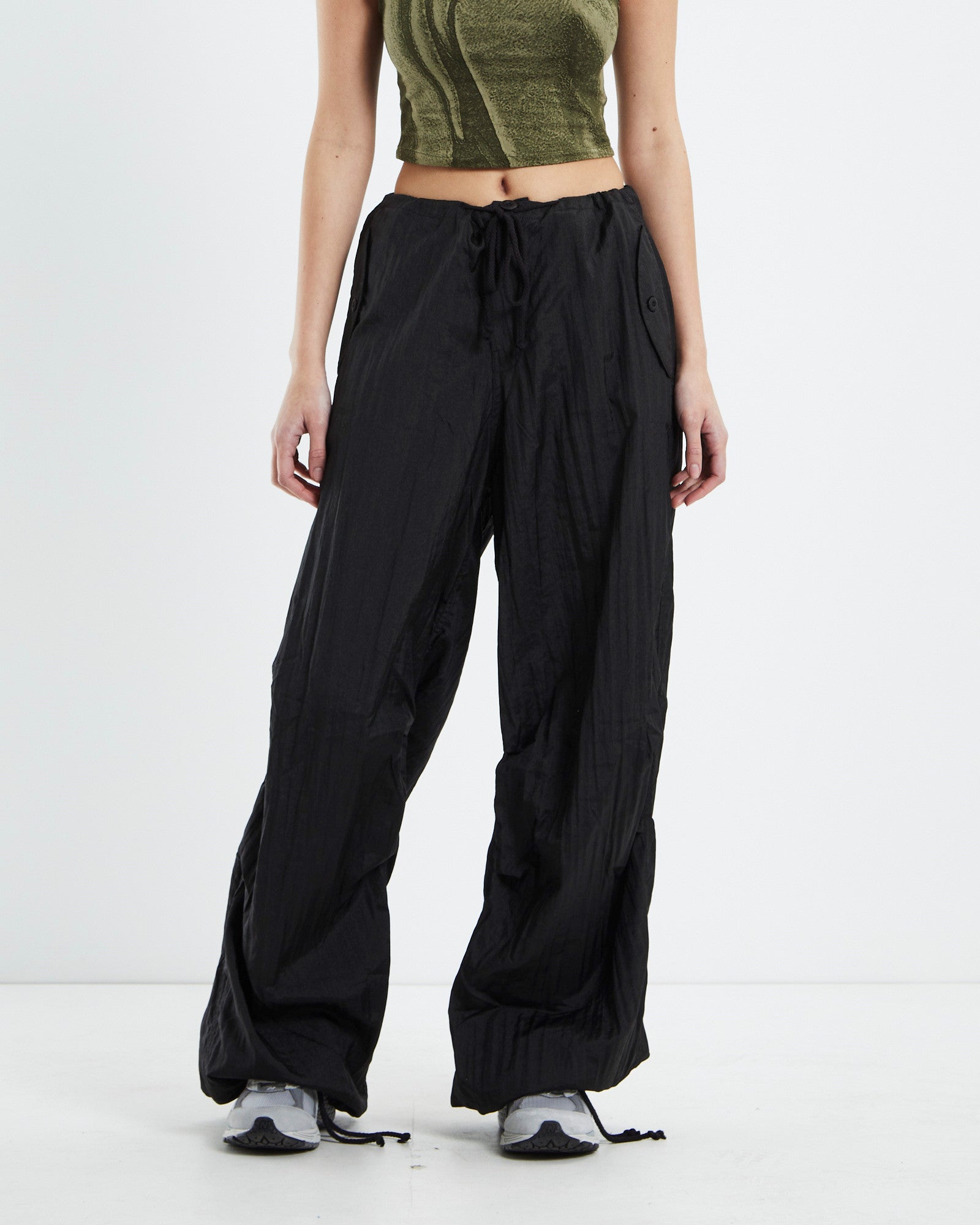 Chute Trousers Black – General Pants Co.