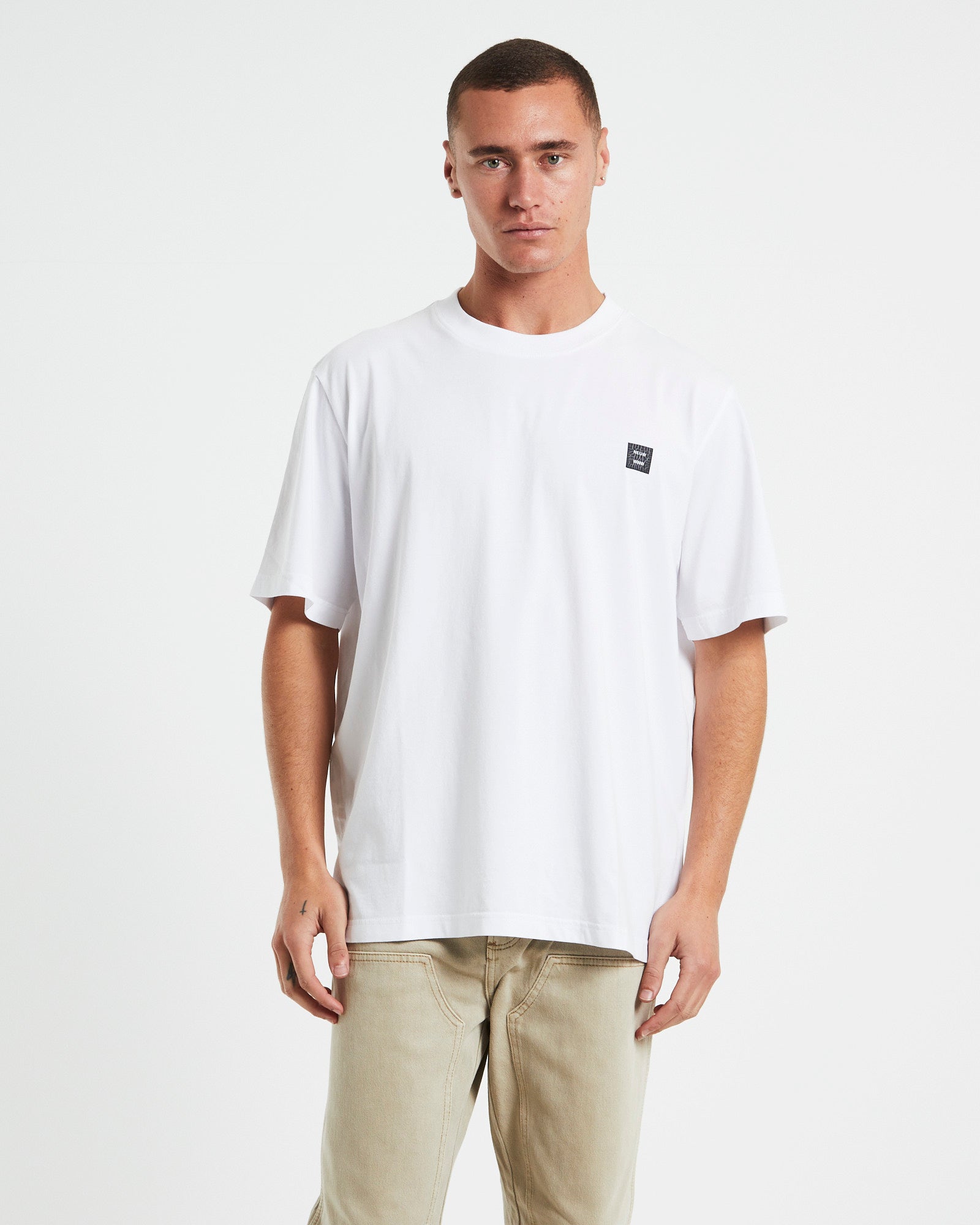 Samo Repair Short Sleeve Logo T-Shirt in White – General Pants Co.